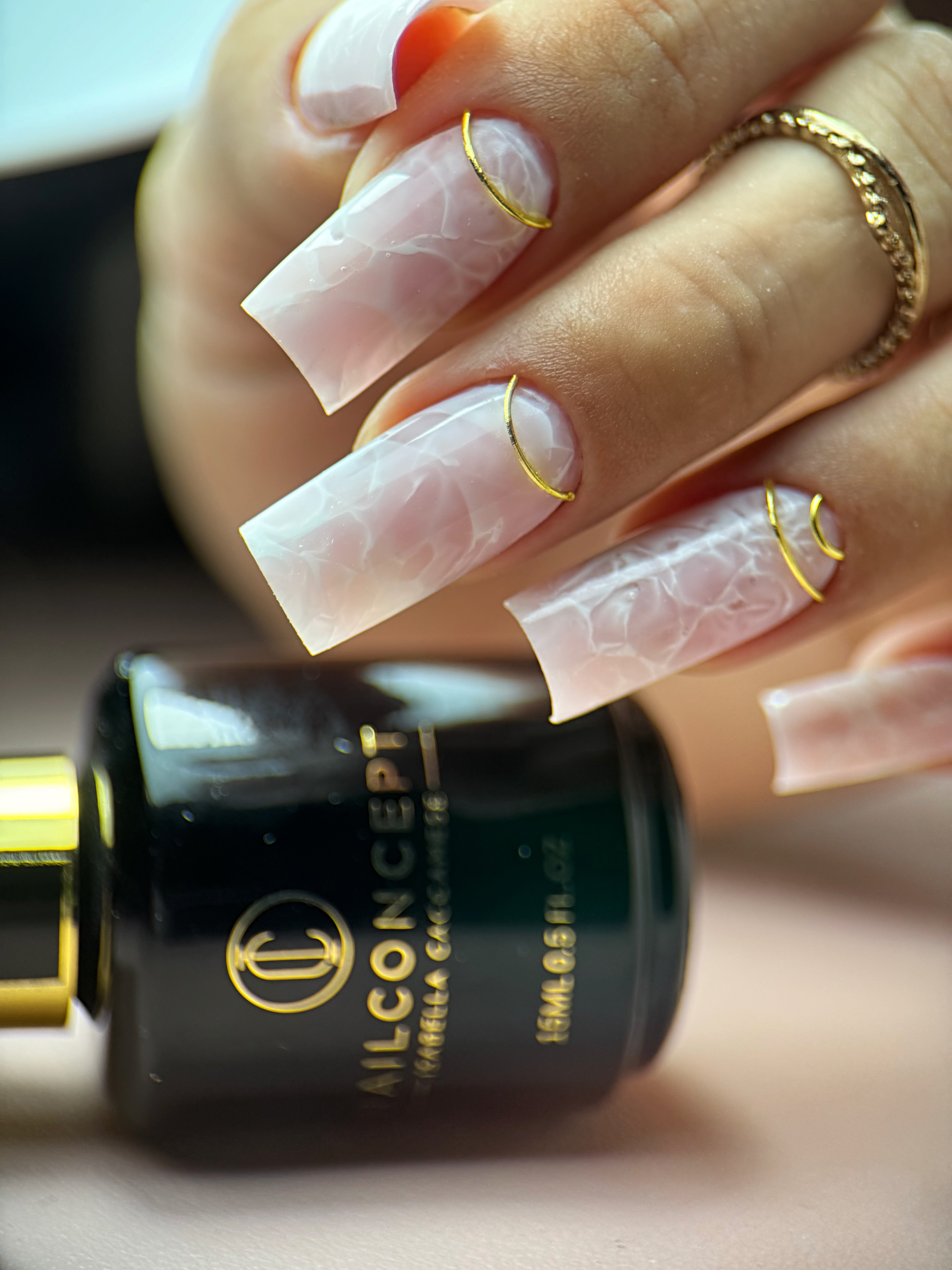 NAIL QUARTZ EFFECT – NailConceptStore